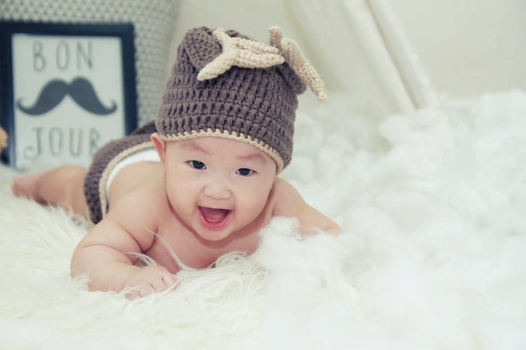 How to Tell When a Baby Has a Full Diaper | Love Childhood